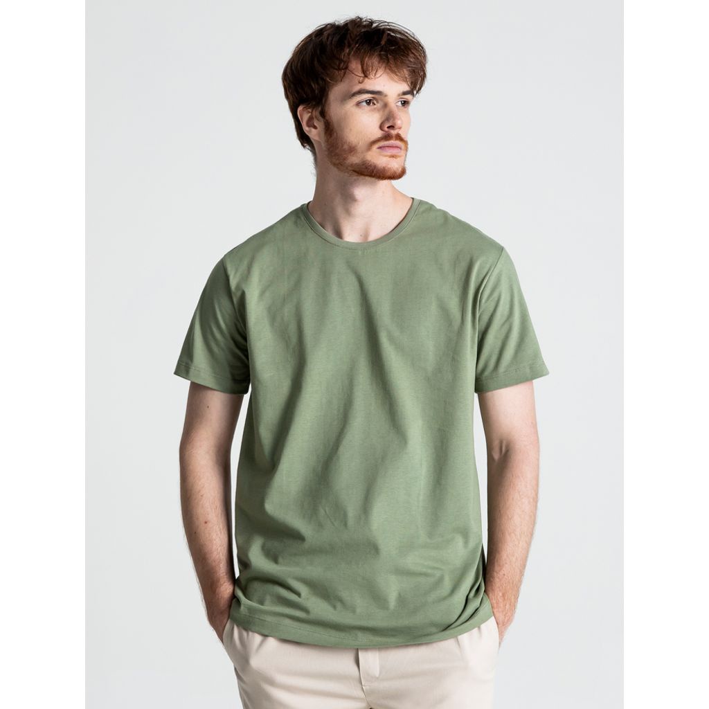Camiseta Básica Verde Musgo | Shopee Brasil