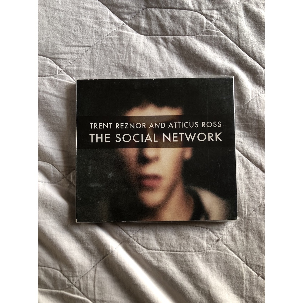 Atticus Ross e Trent Reznor - The Social Network Soundtrack (A rede ...