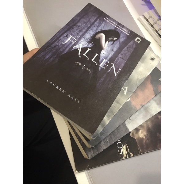 Saga de livros FALLEN completa | Shopee Brasil