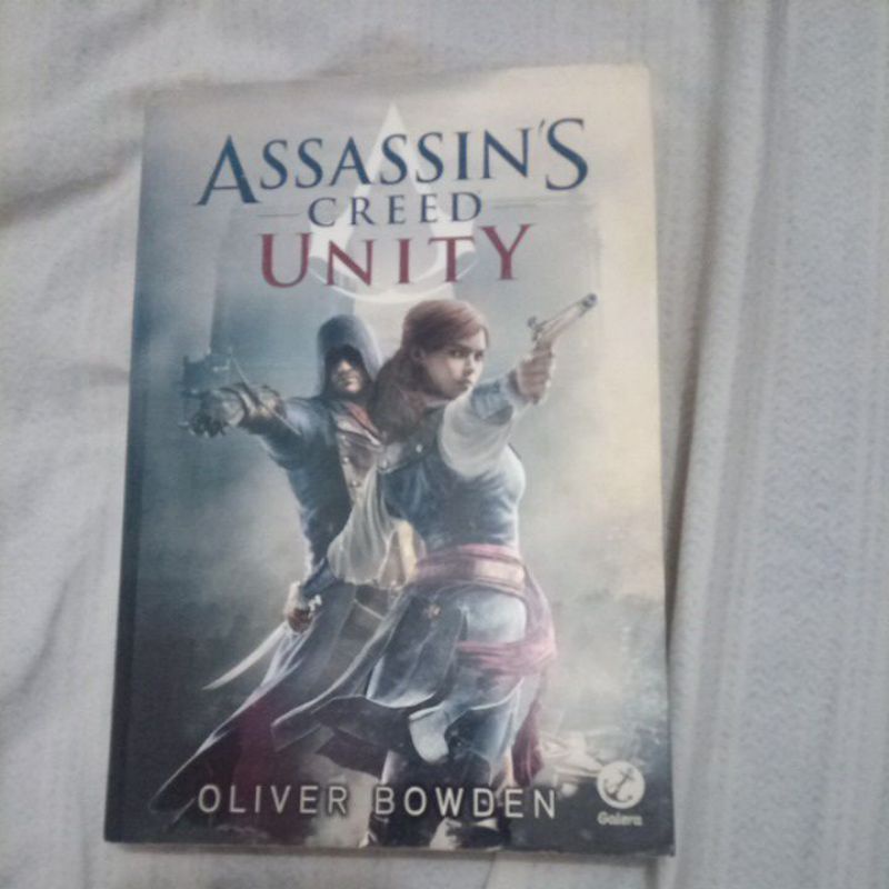 Livro Assassin's Creed Unity - Oliver Bowden. | Shopee Brasil