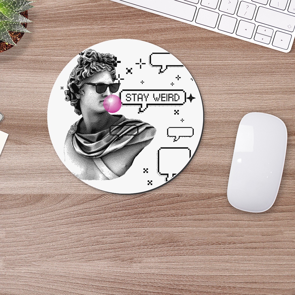 Mouse Pad Redondo Stay Weird | Shopee Brasil