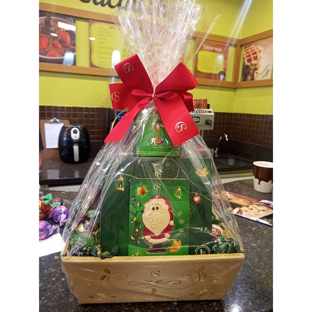 Cesta De Natal Para Presente Com 11 Itens Chocolates E Panettone