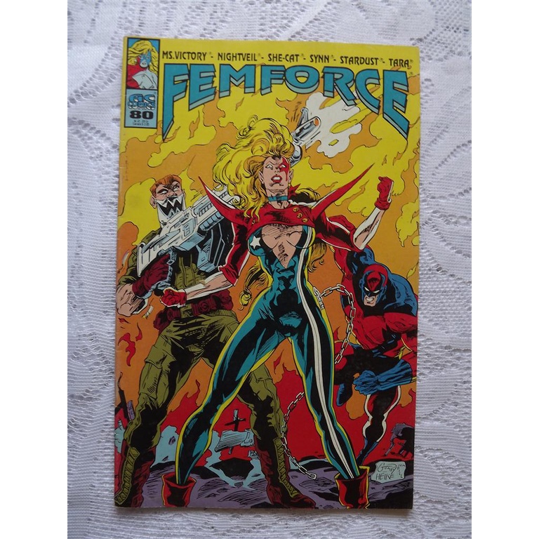Revista em inglês FemForce 80 | Shopee Brasil