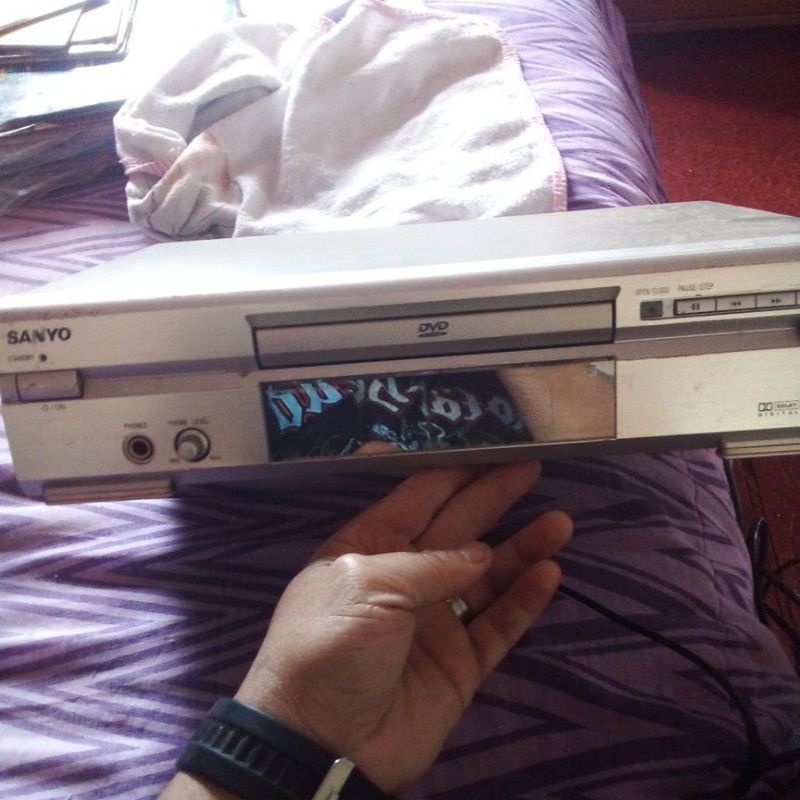 Aparelho Dvd Sanyo 1500A pra reparos | Shopee Brasil