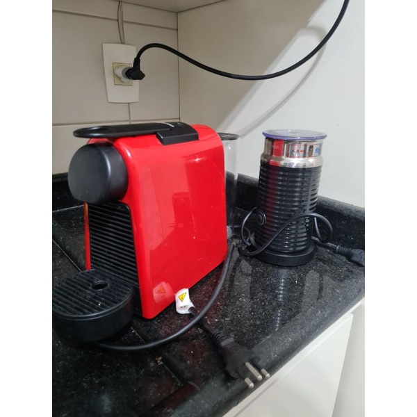 Aeroccino3 e Cafeteira Essenza Mini Vermelha Nespresso | Shopee Brasil