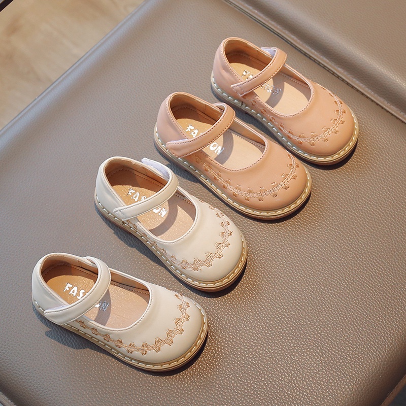 Sweet Cute Baby Girls Leather Sapatos Planos De Couro Bordados Com ...