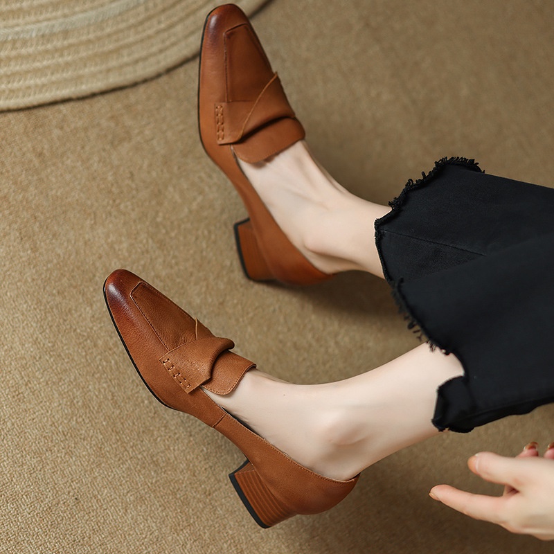Sapatos Únicos Franceses Marrons Femininos Bico Fino Salto Grosso Médio ...