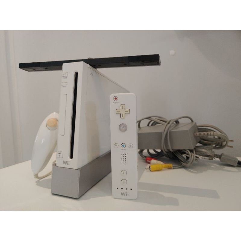 Nintendo Wii todo original branquinho desbloqueado | Shopee Brasil