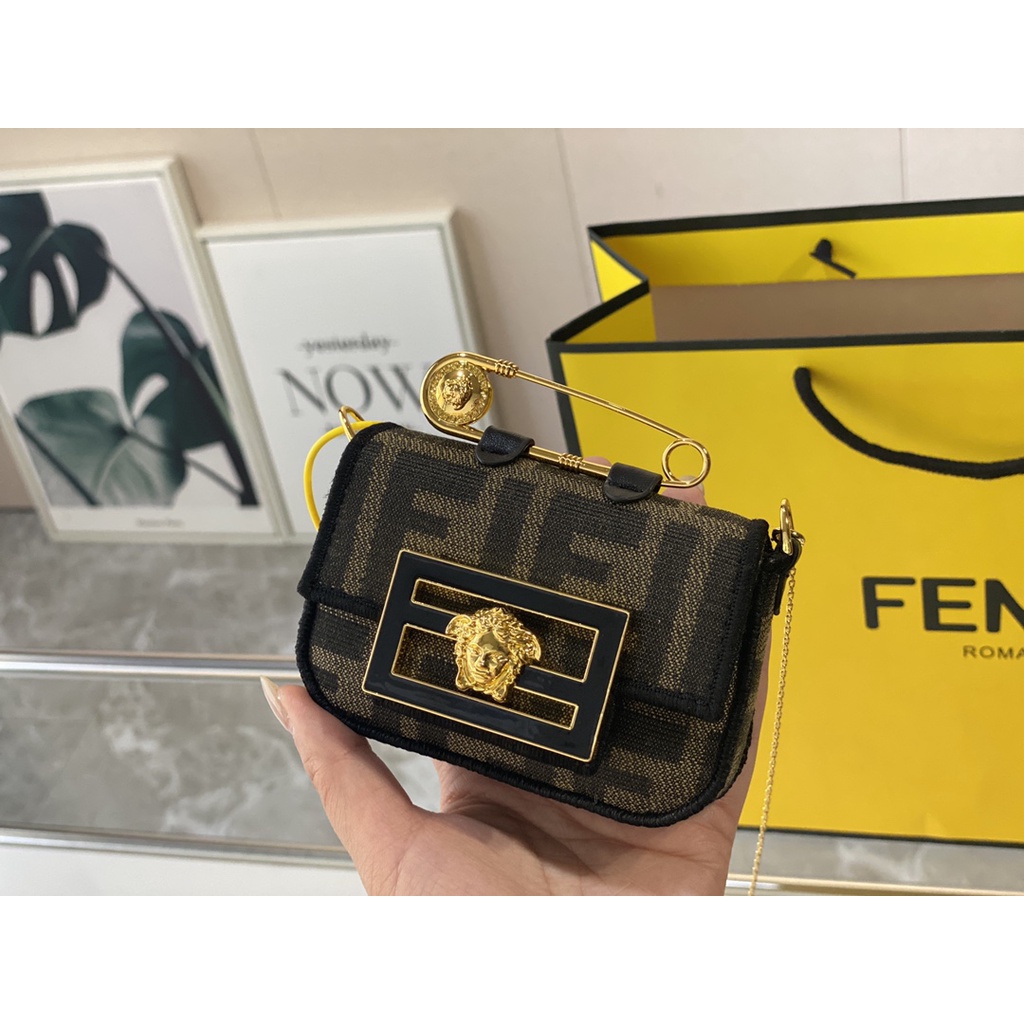 Mini Fendi Vintage Baguette Sling Sacos Esportivos Para Mensageiros O ...