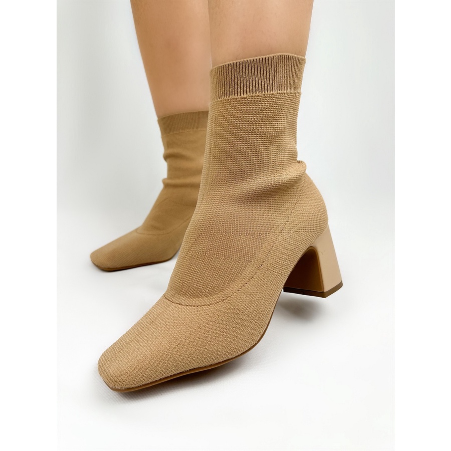 Bota Mallet Nude | Shopee Brasil