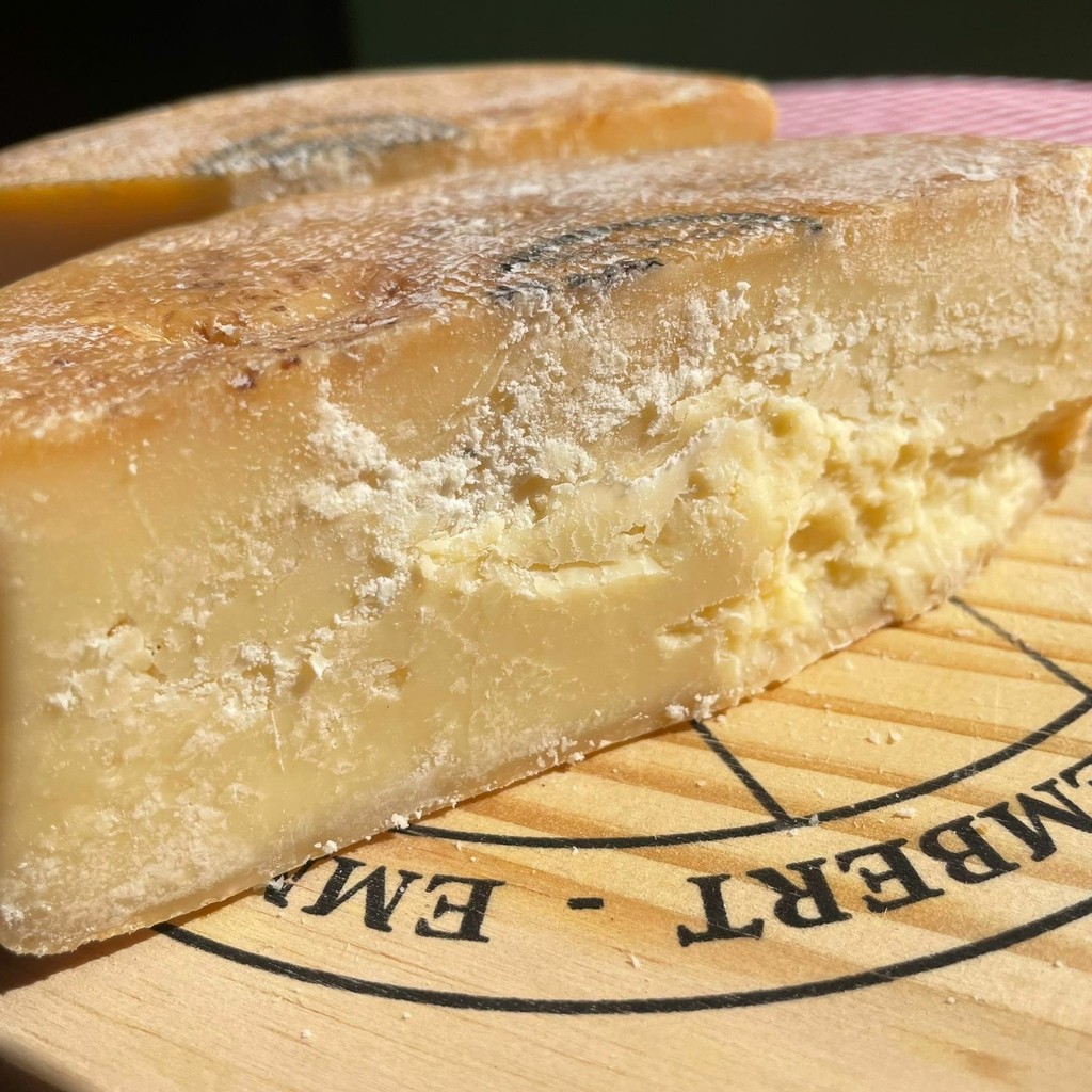 Queijo Canastra Pedacin da Serra Extramaturado 400g | Shopee Brasil