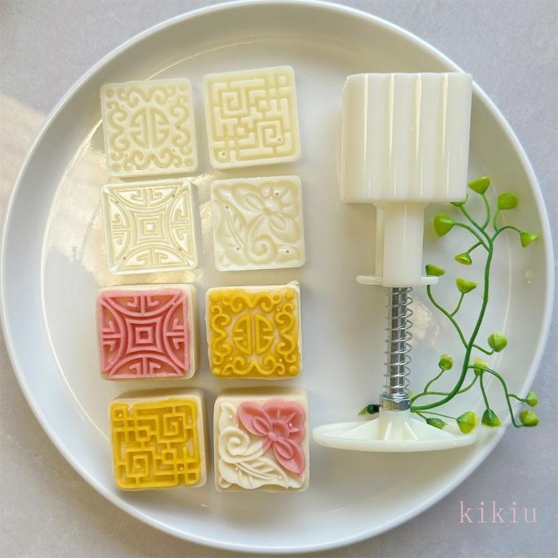 kikiu Quadrados Convenientes Fazendo Moldes Para Celebração Tradicional ...