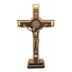 Crucifixo Mesa Altar Parede Madeira Metal São Bento Cruz PP | Shopee Brasil