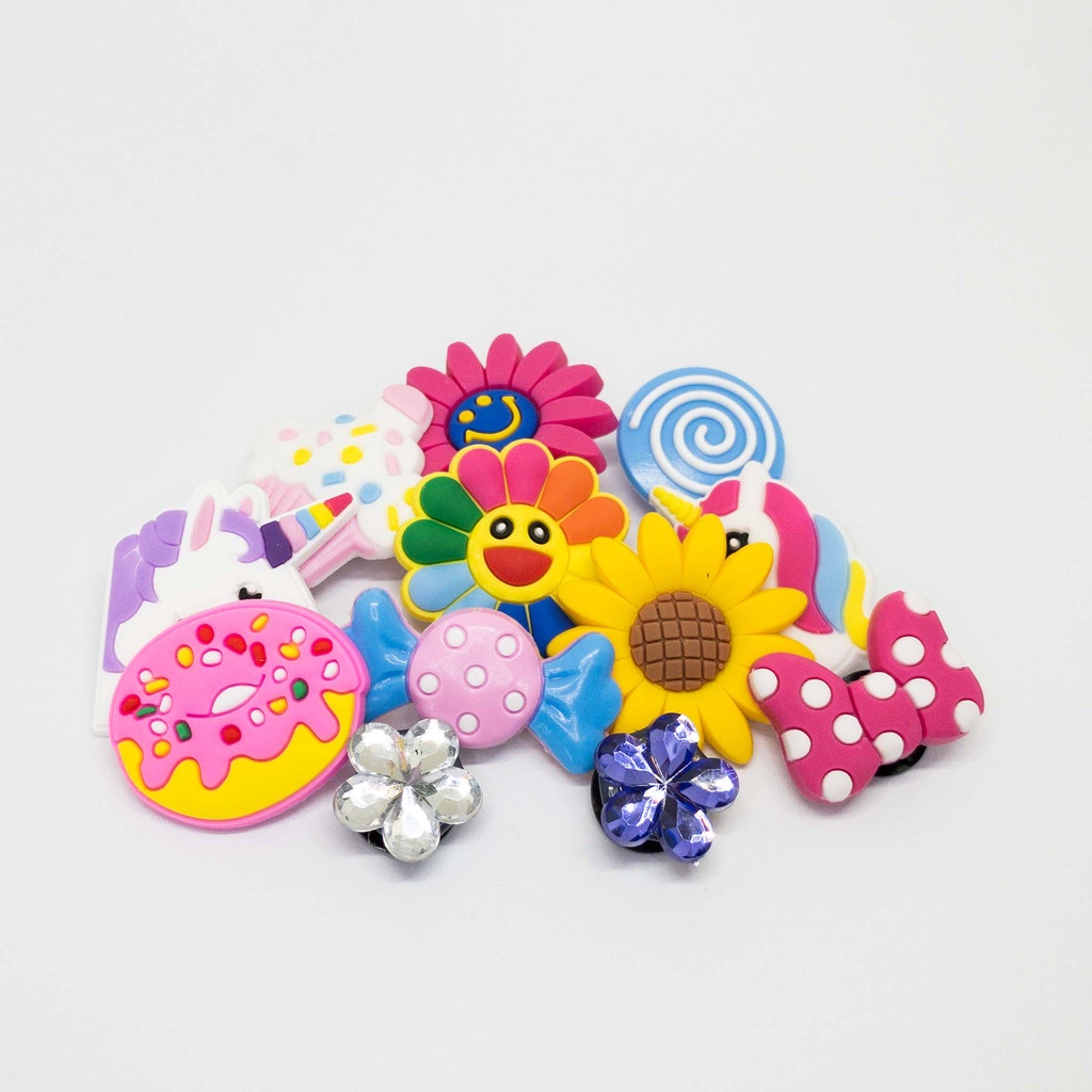 Pin ou Botons Fofos para Crocs / Enfeite para Babuche | Shopee Brasil