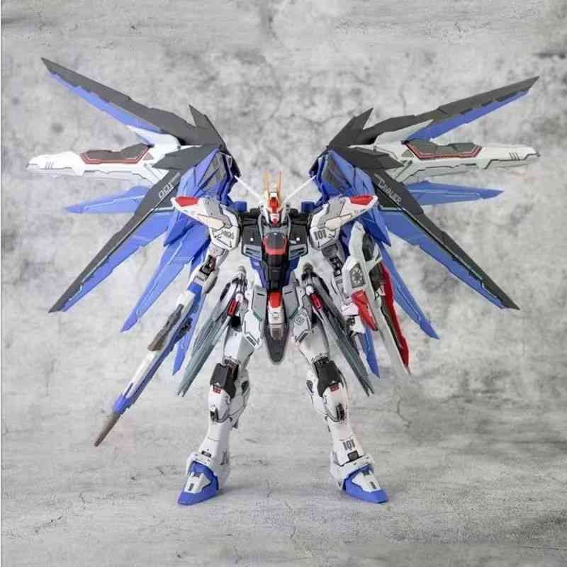 Novo produto Gundam Modelo Gundam Modelo HG Newborn Free Light 192 1 /144 Modelo de brinquedo de ...