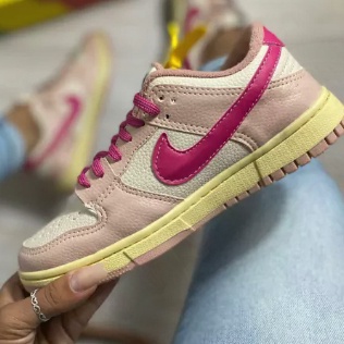 Tenis Air Jordan Cano Baixo Nike Dunk Low Rosa BARBIE Feminino | Shopee ...