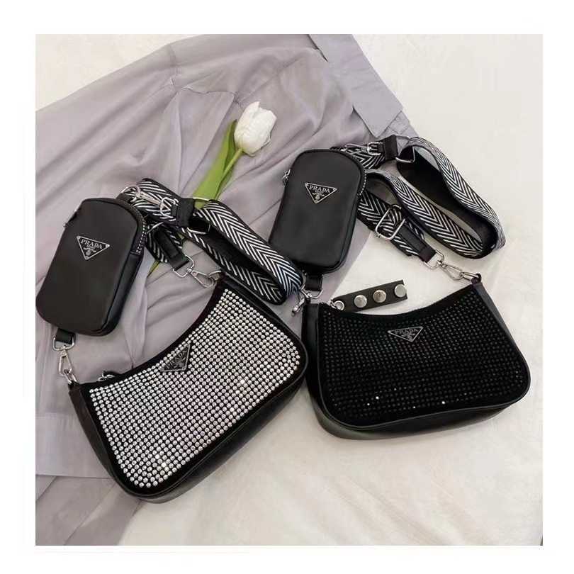 PRADA Ladies High-End Trendy Black Com Bolsa Diamantada Diagonal De ...