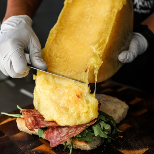 Queijo Colonial 2,5kg Queijo Apropriado Para Raclette | Shopee Brasil