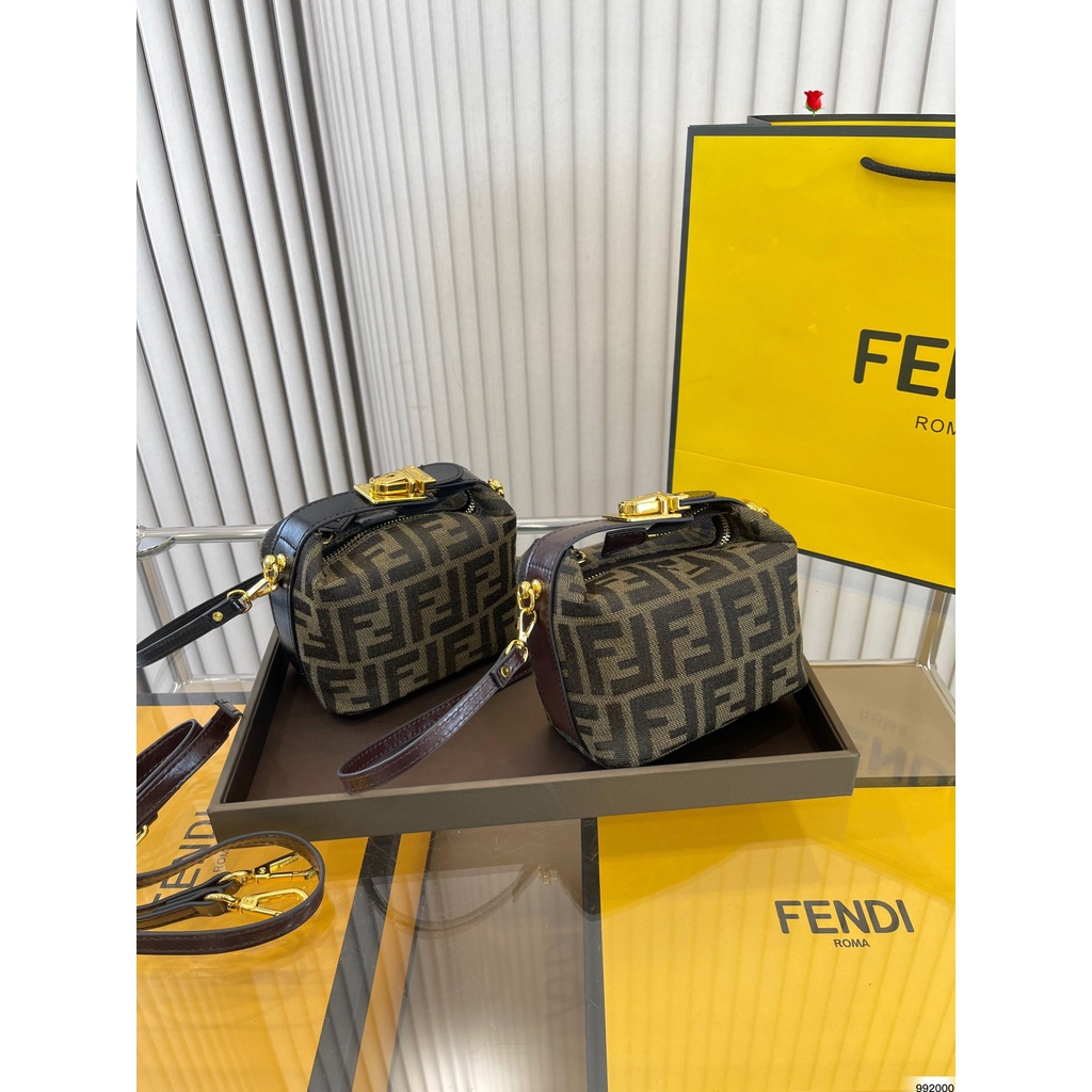 Nova Bolsa Fendi Feminina De Mensageiro Esportivo De A Tiracolo casual ...