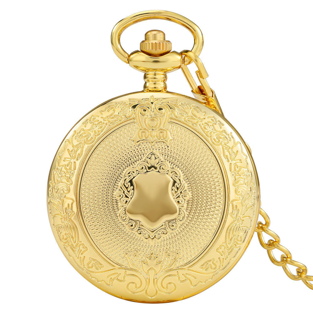 Relógio de bolso de quartzo com padrão de escudo esculpido dourado ...