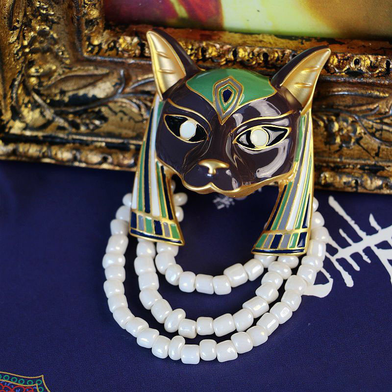 Design De Luxo Estilo Vintage Anubis God BROOCH Pin White Beads Esmalte ...