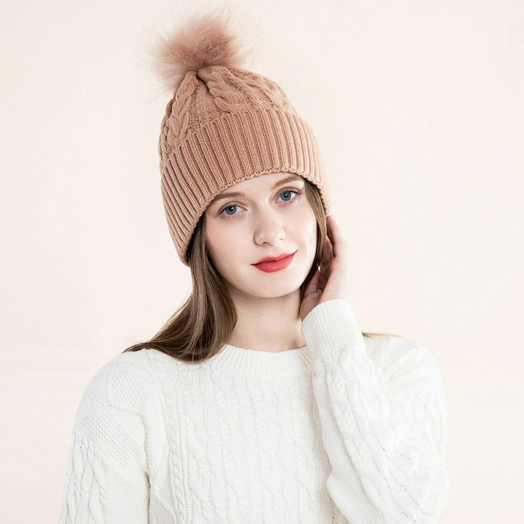 Touca Feminina de Frio com Pompom Forrada e Confortável | Shopee Brasil