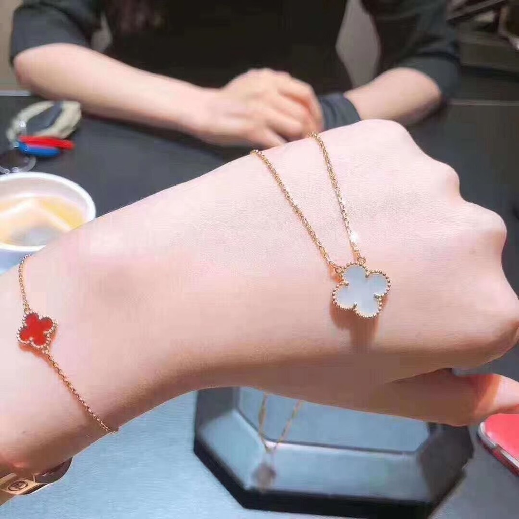 [Estoque Pronto 1] VCA Van Cleef & Arpels Colar de Quatro Folhas de Trevo Fêmea 18k Ouro ...