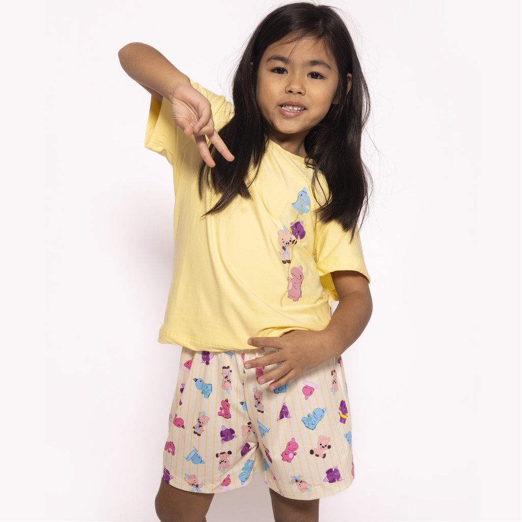 Pijama No Mundo da Lua KIDS Amarelo - TurmaTube | Shopee Brasil