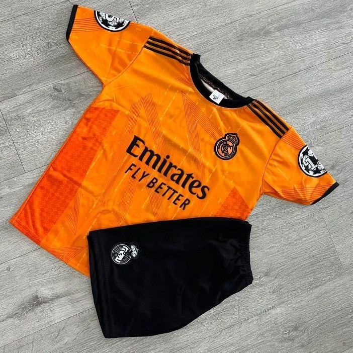 Mega Oferta!! Kit Infantil REAL MADRID Laranja Vini Jr. 2024/25 Short ...