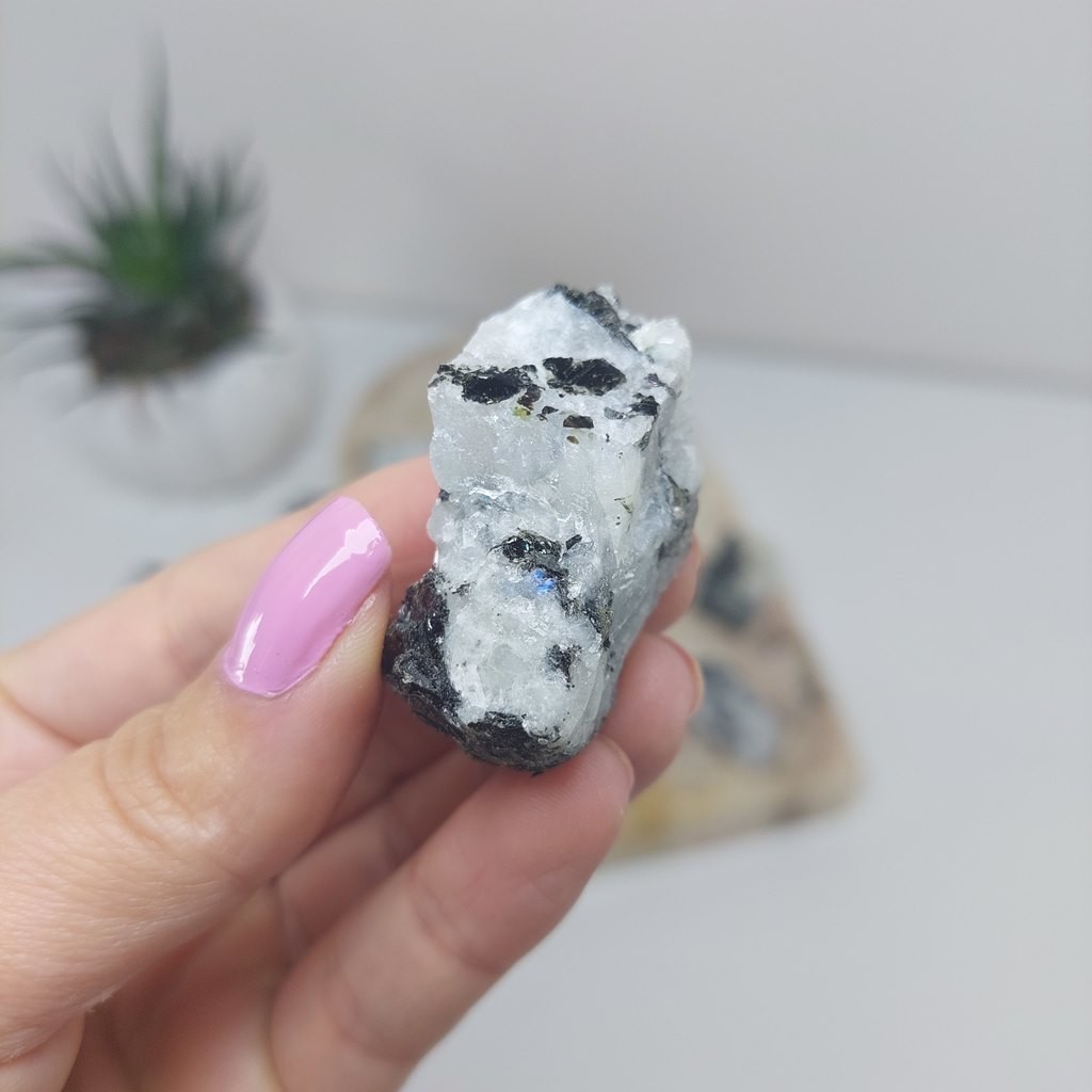 Pedra da Lua Natural Bruto 15 a 25 gr aprox.UNIDADE | Shopee Brasil