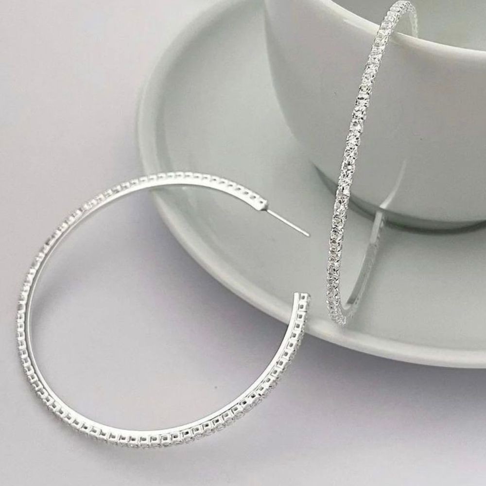 Brinco de Argola com Strass Leve, Sofisticado e Perfeito para Qualquer ...