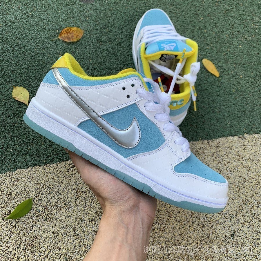 FTC vs. Nike SB Dunk Low Pro QS Branco Prata Azul DH7687-400 tênis de ...