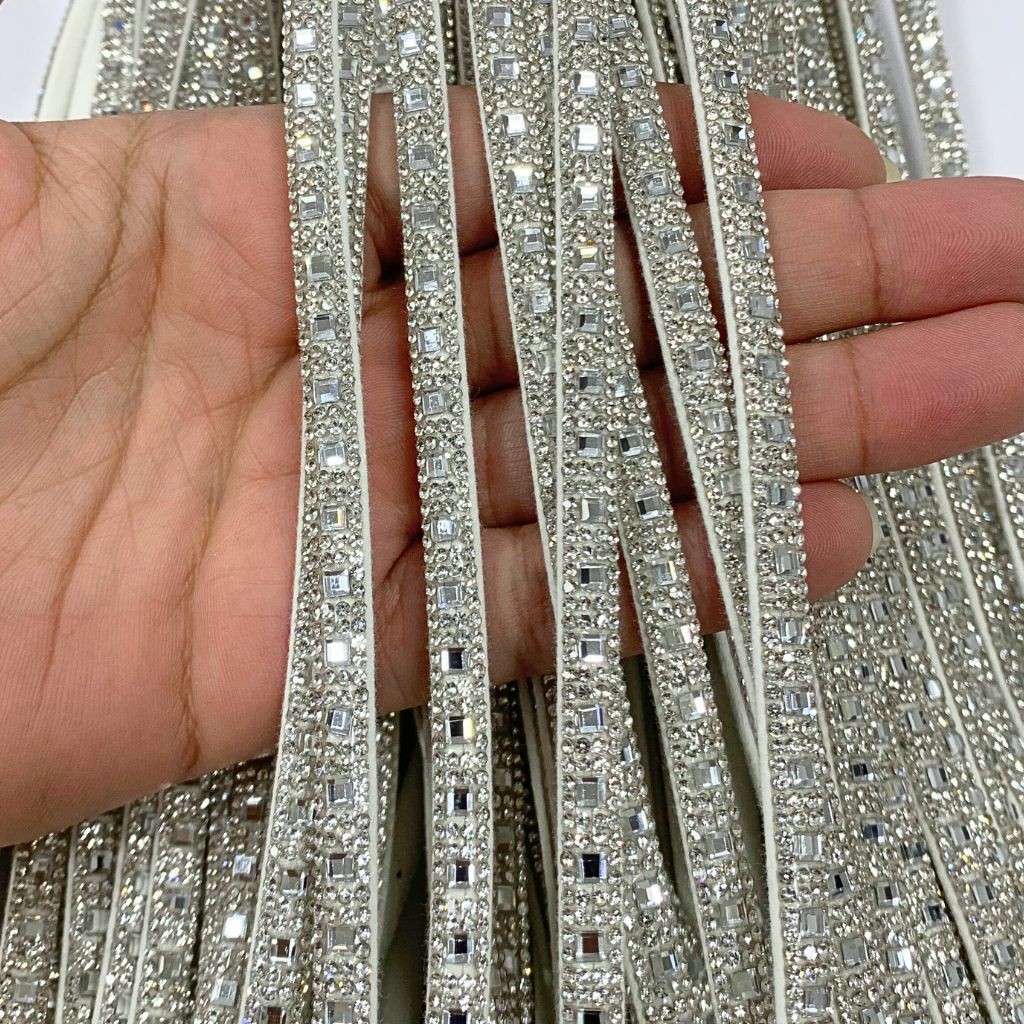 Tira de Strass Meia Cana Quadradinho e Strass 6mm Cristal 50 metros ...