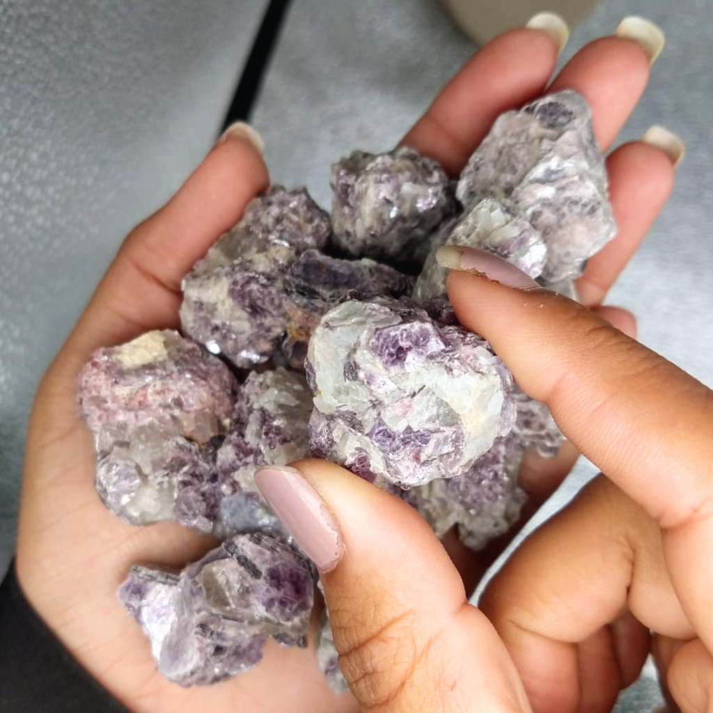 Pedra Bruta - Mica Roxa | Shopee Brasil