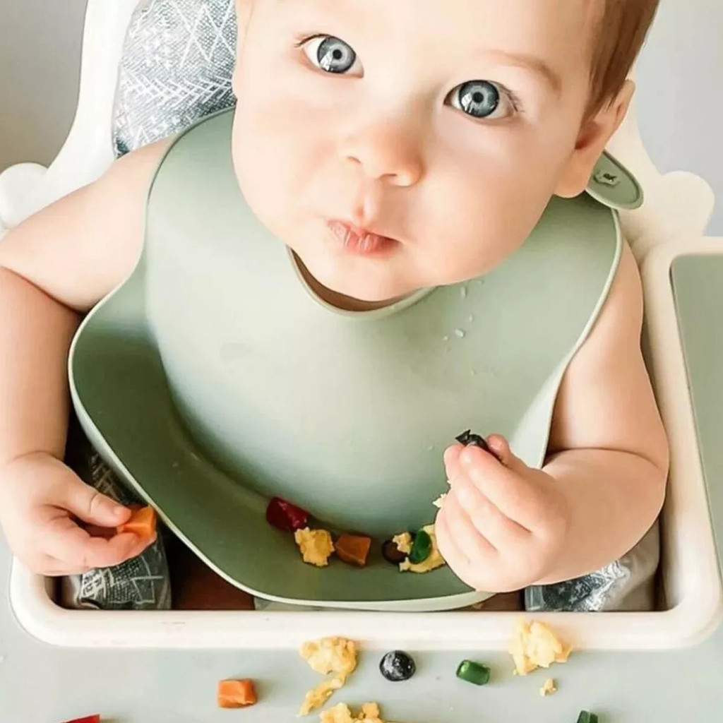 Babador Babete Silicone com Bolso pega Cata Migalhas Infantil Bebê ...