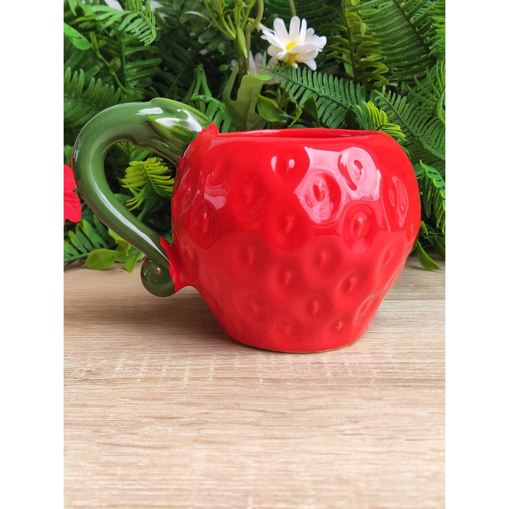 Caneca 3D de Cerâmica em Formato de Morango 360 ml | Shopee Brasil