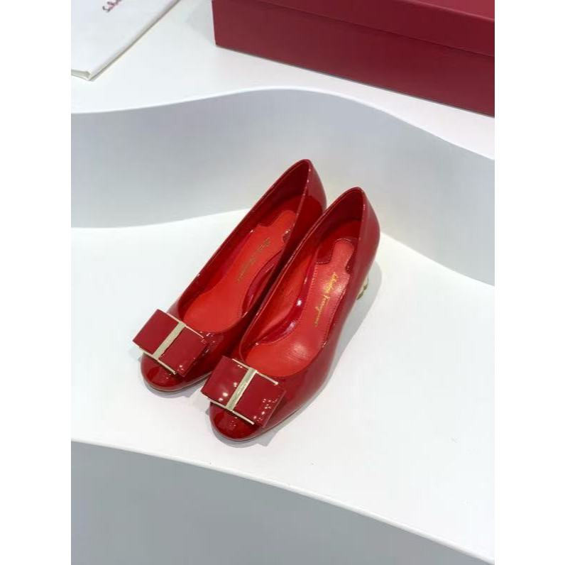 Salto alto de couro FERRAGAMO OX74 | Shopee Brasil