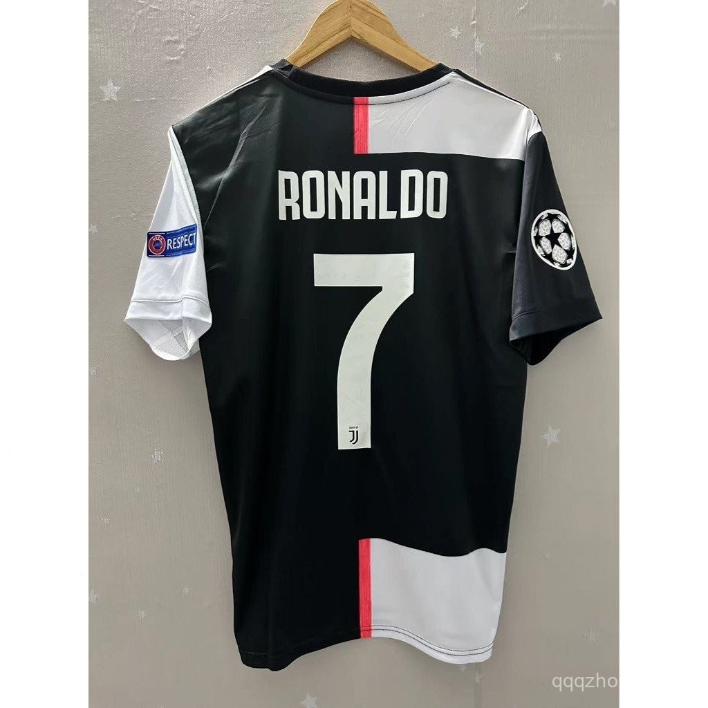 O jovem Ronaldo Dibara tem a melhor qualidade de camisa de futebol ...