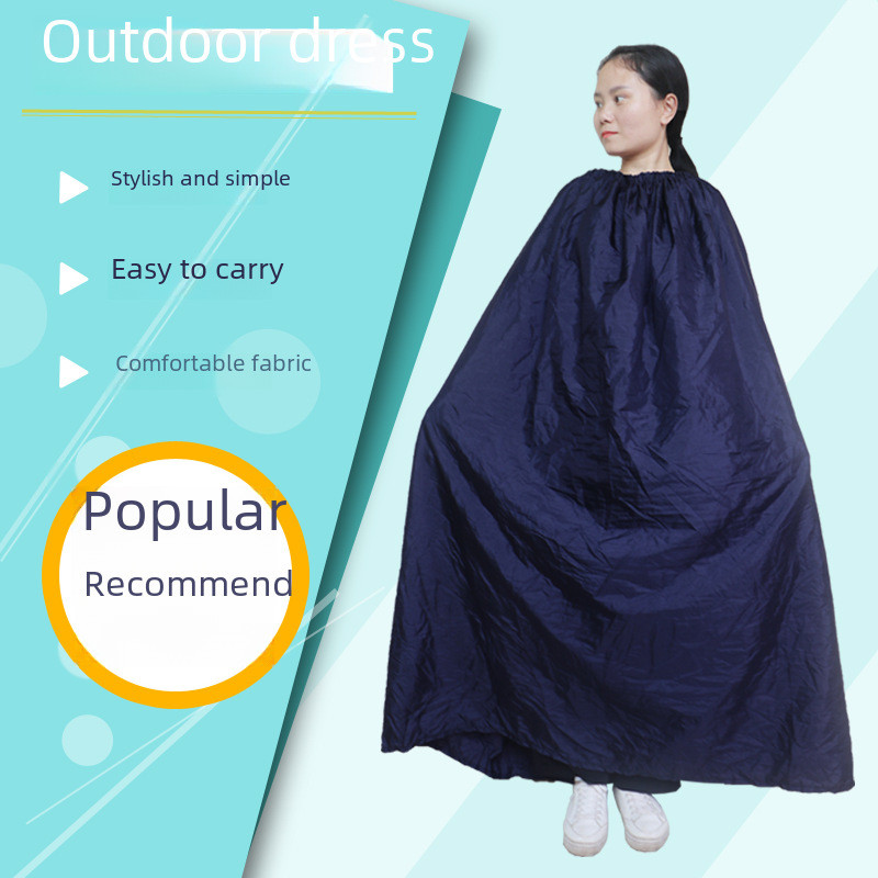 Troca de roupa ao ar livre Capa de camisinha à paisana Modelo de capa à ...