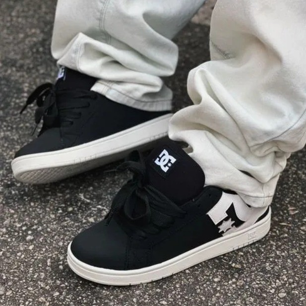 Tenis Dc Court Graffik S Dc Shoes DC056A | Shopee Brasil