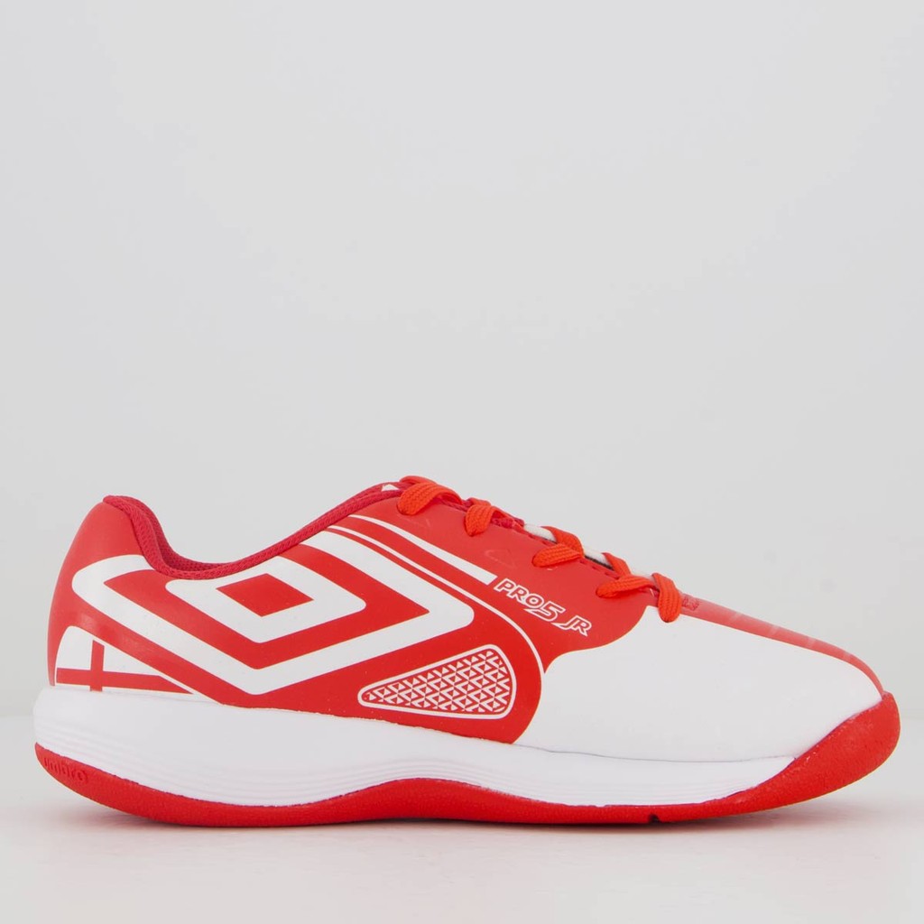 Chuteira Umbro Pro 5 England Futsal Juvenil Branca e Vermelha | Shopee Brasil