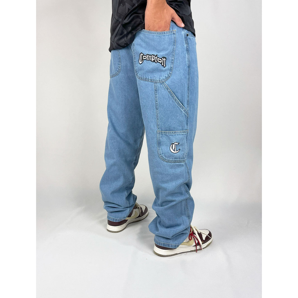 Calça Jeans Compton Carpinteiro Tag Wing - Azul Claro | Shopee Brasil