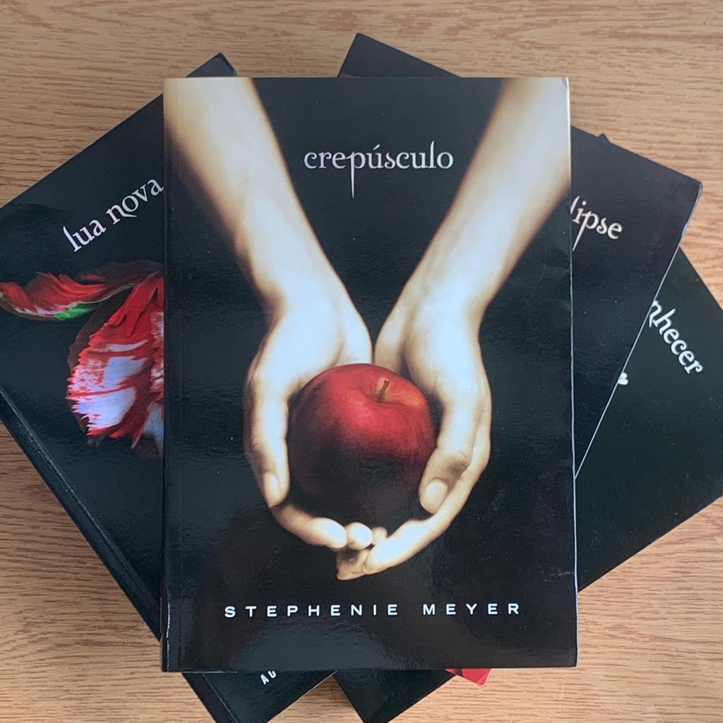 LIVRO BOX SÉRIE CREPÚSCULO - STEPHENIE MEYER | Shopee Brasil