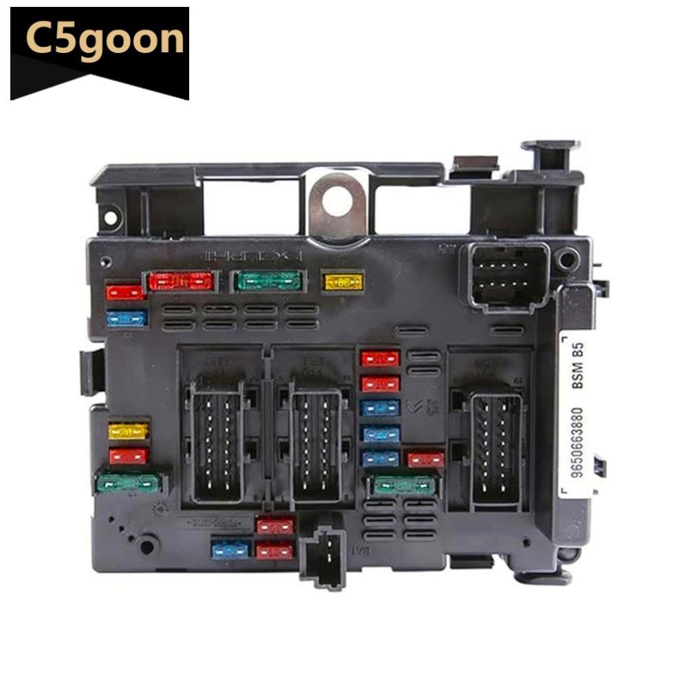 Conjunto Da Unidade Caixa De Fusíveis Do Carro C5GOON Sob O Capô ...