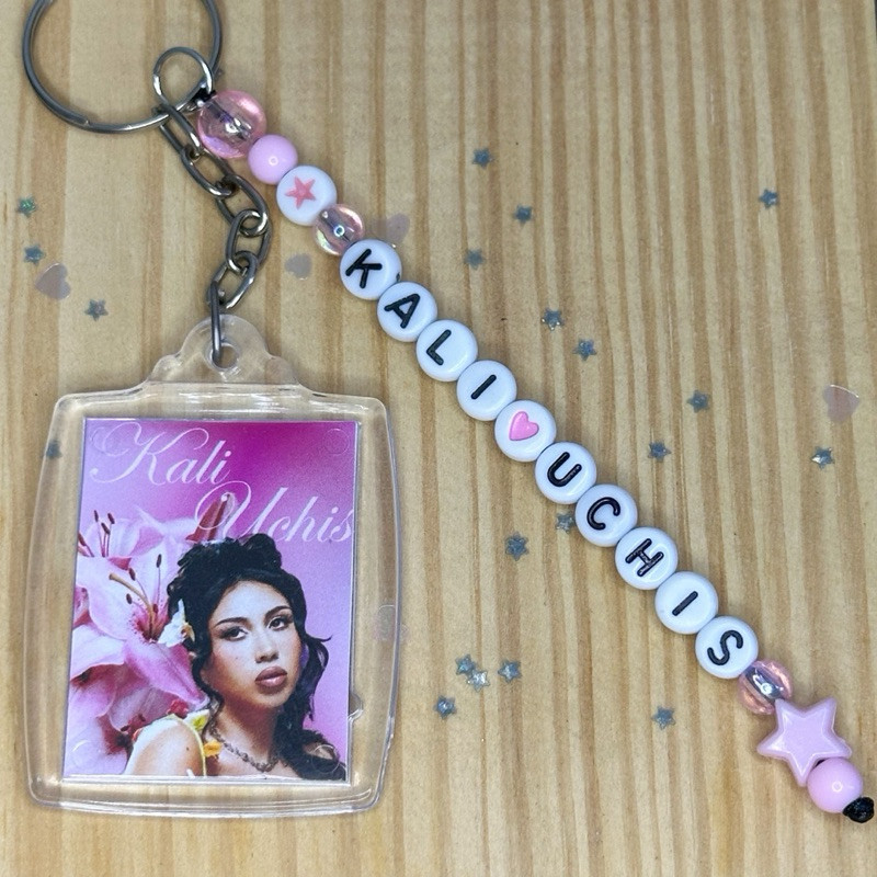 Chaveiro Kali Uchis com Foto Frente e Verso 3x4 | Shopee Brasil