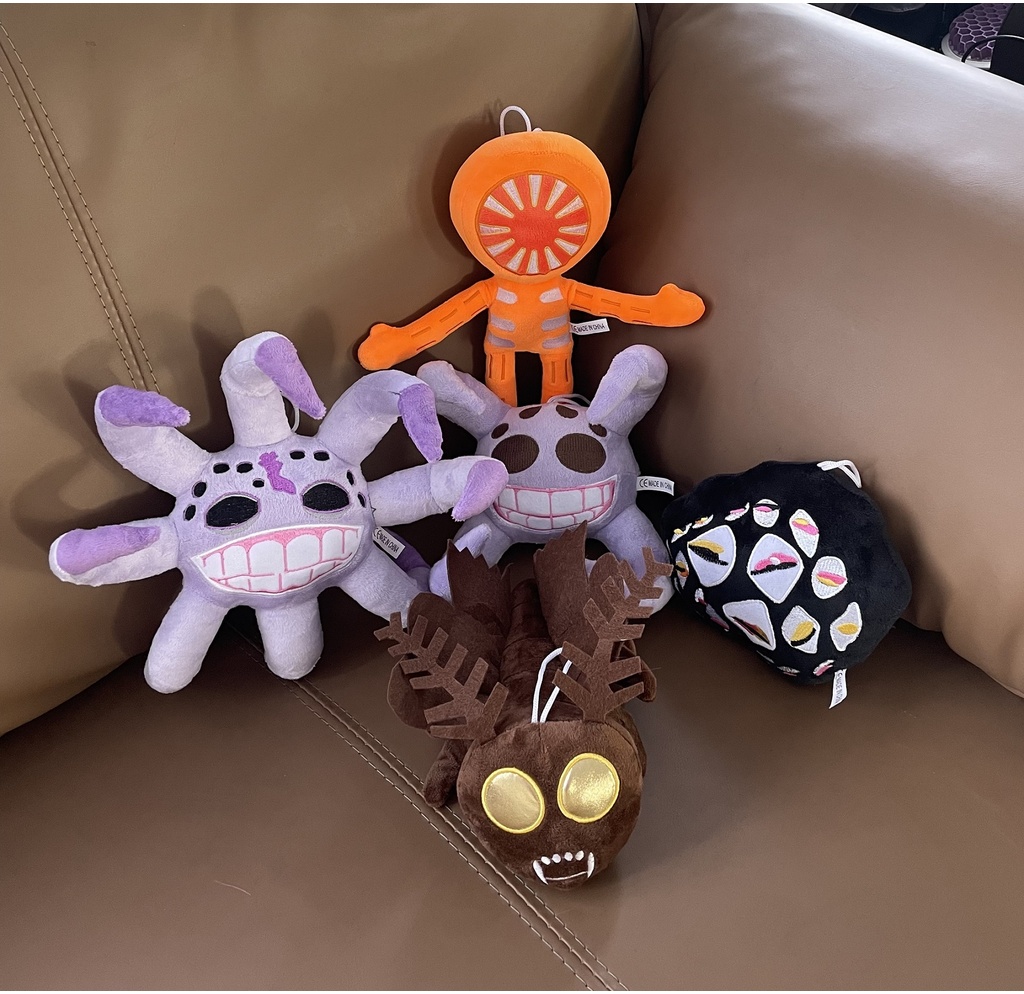 BCT Em Estoque DOORSFLOOR 2 Brinquedos De Pelúcia Assassino Drones Cyn ...