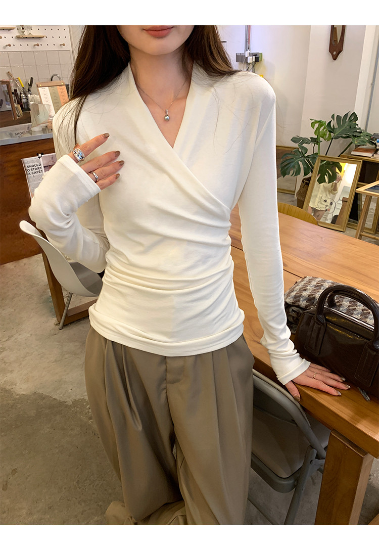 Novo estilo quente menina com decote em v branco interior magro-ajuste ...