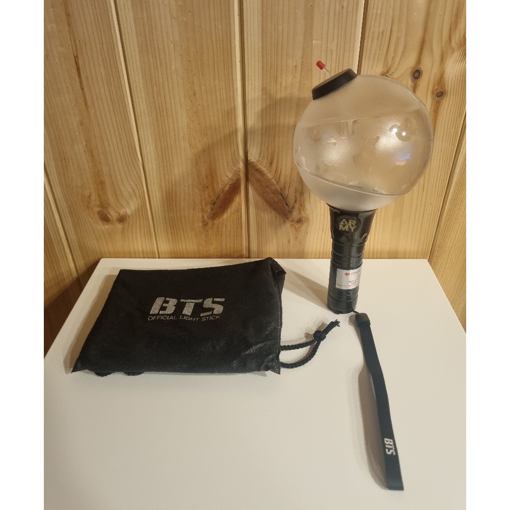 BTS Oficial Light Stick ARMY Bomb Ver . 1 Usado | Shopee Brasil