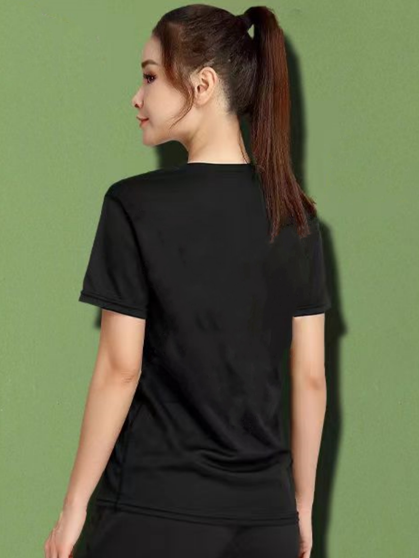 Camiseta De Secagem Rápida E Apertada Feminina Cor Sólida Com Umidade ... Camiseta De Secagem Rápida E Apertada Feminina Cor Sólida Com Umidade ...