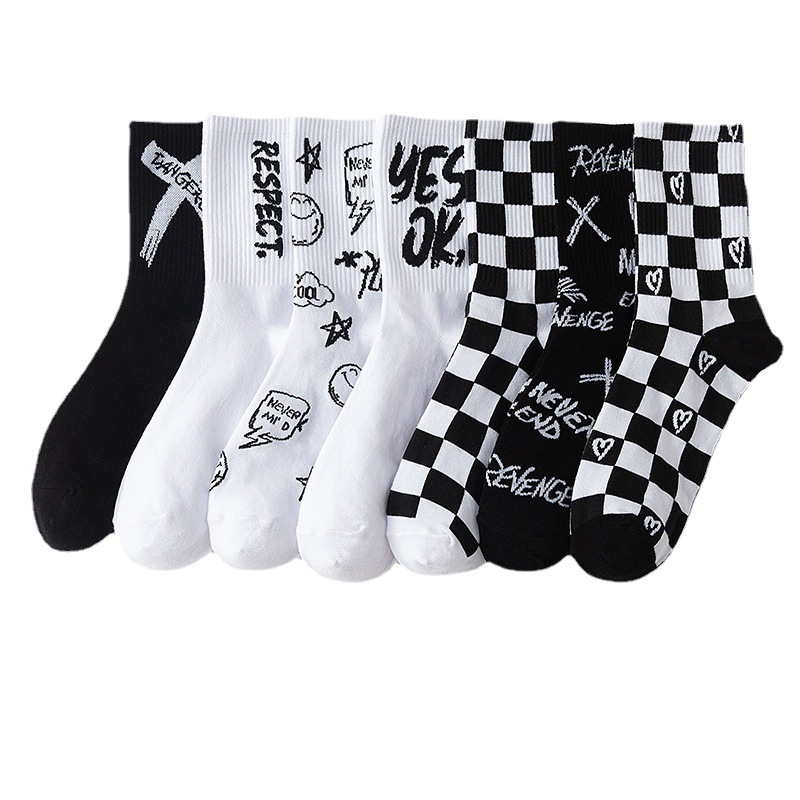 Meias de Mola Estilo Outono Meias de Tubo Médio Preto e Branco | Shopee ...